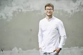 HfG-Alumni David Wojcik ist „Newcomer of the Year” und gewinnt den ...